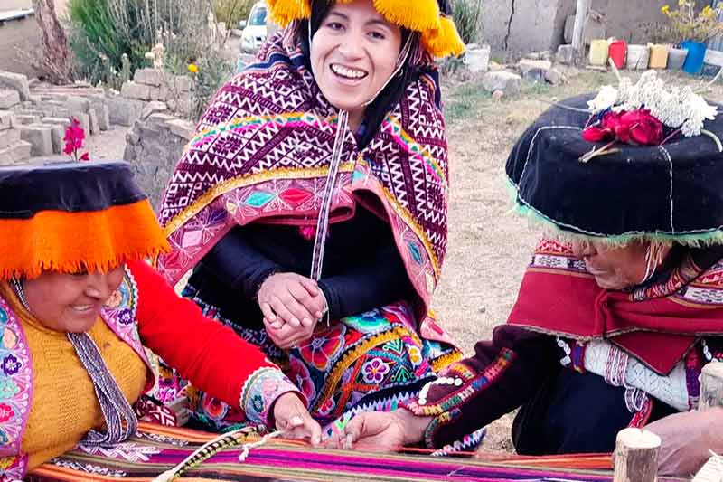 Tour Unveiling the Andean Textile in Cusco half day